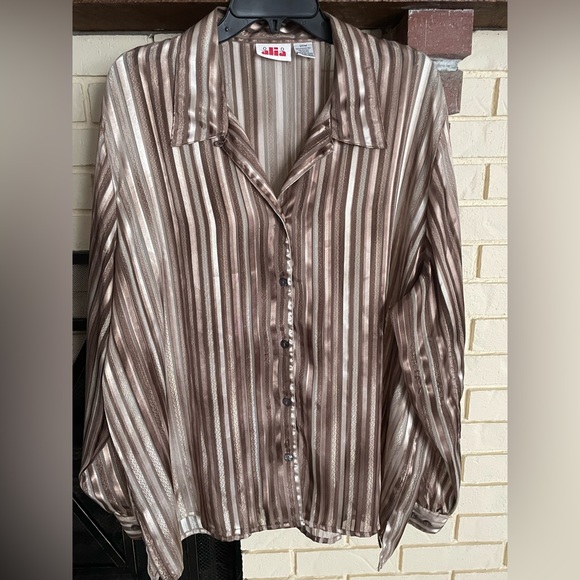 Alia | Tops | Alia Metallic Blouse Size 2w | Poshmark